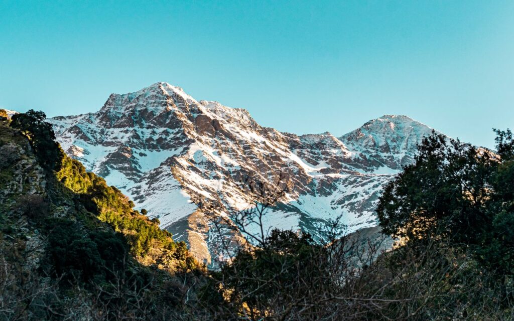 Les plus hauts sommets d’Espagne : panorama des montagnes emblématiques